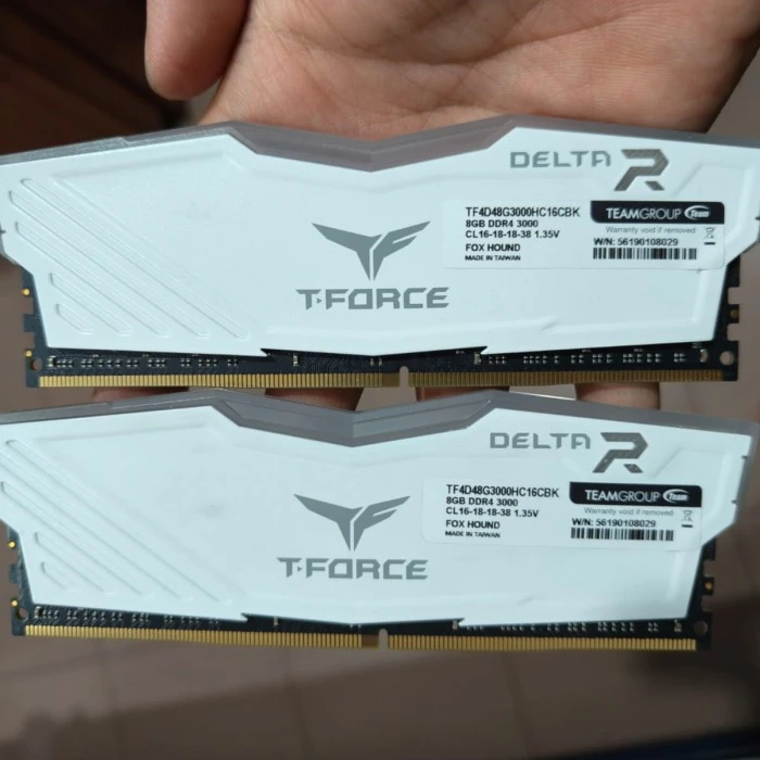 RAM Team Memory TForce Delta R DDR4 3000 2x8 GB Second Bekas Seken ...